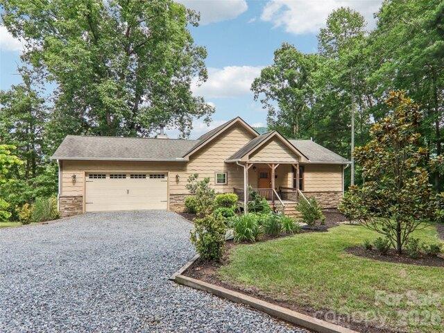 house with 3 bedroom, Hendersonville NC ES104902172