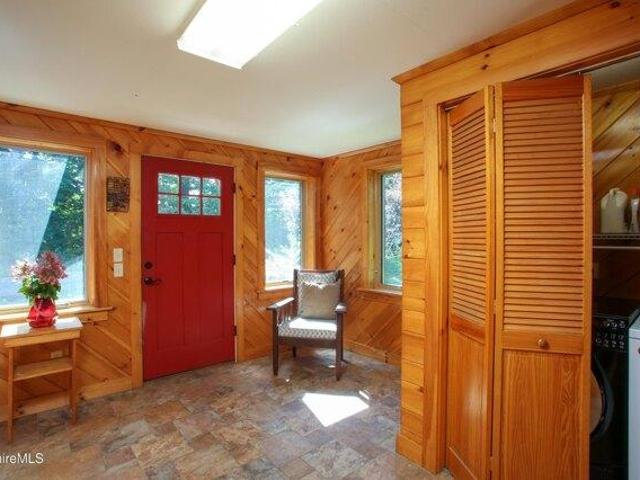 house with 3 bedroom, Heath MA ES105192256