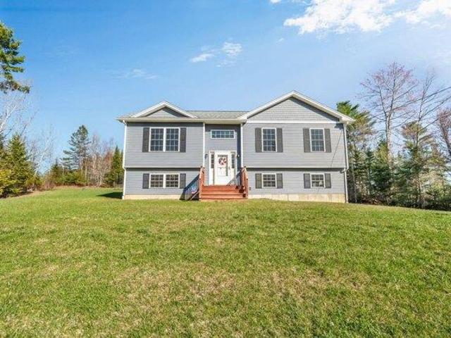 house with 3 bedroom, Hermon ME DS102257581