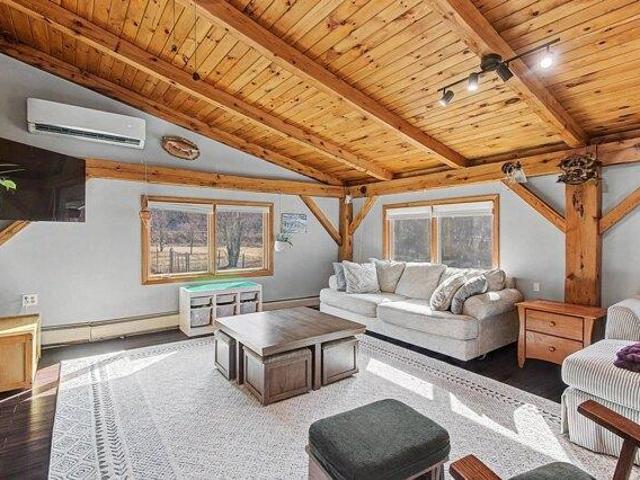 house with 3 bedroom, Hinesburg VT ES103101905