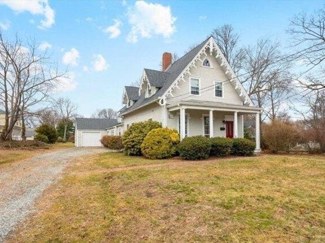 house with 3 bedroom, Hingham MA DLS102120918