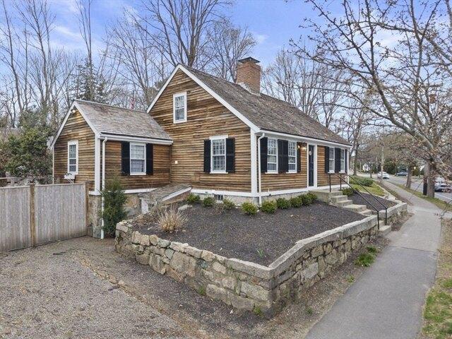 house with 3 bedroom, Hingham MA DLS102633575