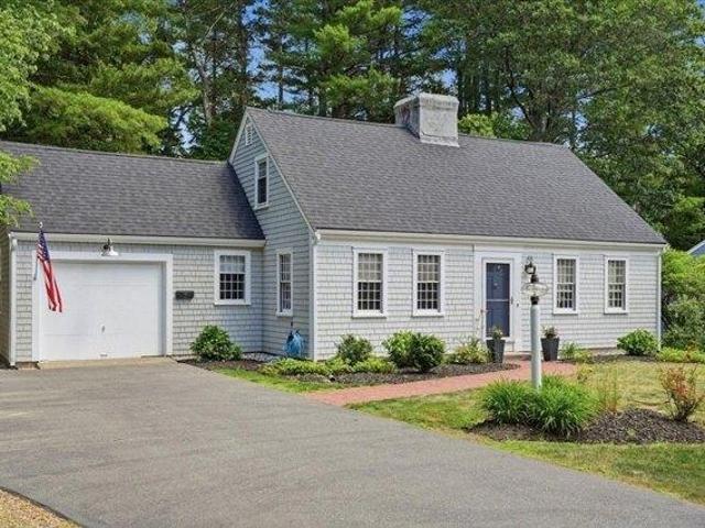 house with 3 bedroom, Hingham MA DS104076993