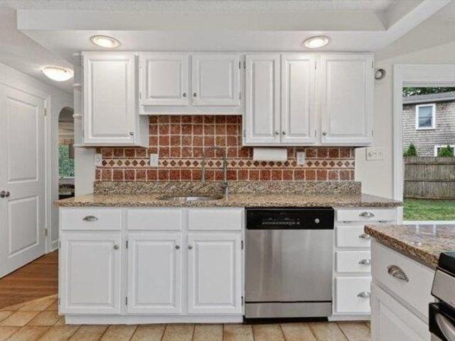 house with 3 bedroom, Hingham MA DS104150991