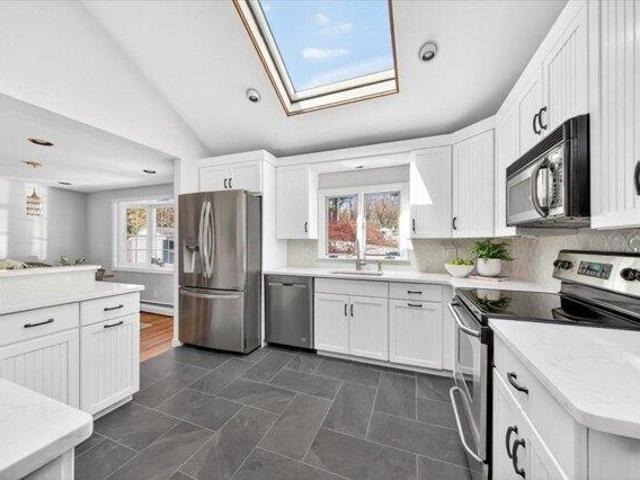 house with 3 bedroom, Hingham MA DS102728710