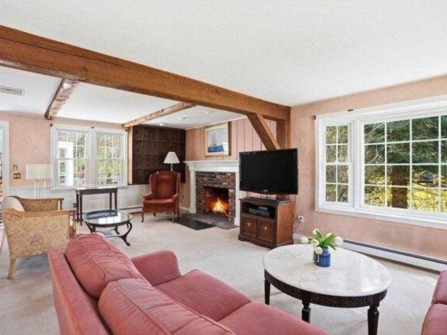 house with 3 bedroom, Hingham MA DS102780279