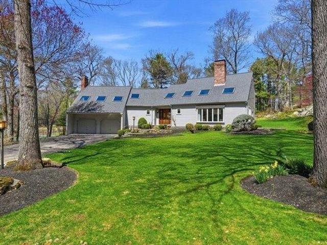 house with 3 bedroom, Hingham MA DS102922101