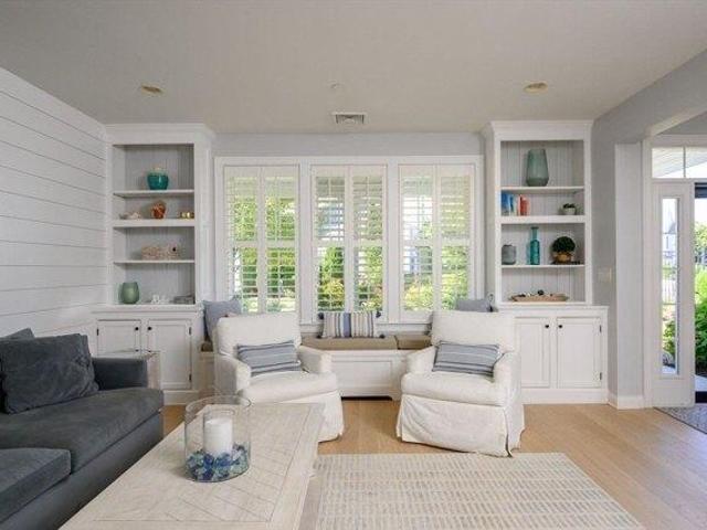 house with 3 bedroom, Hingham MA DS102959258