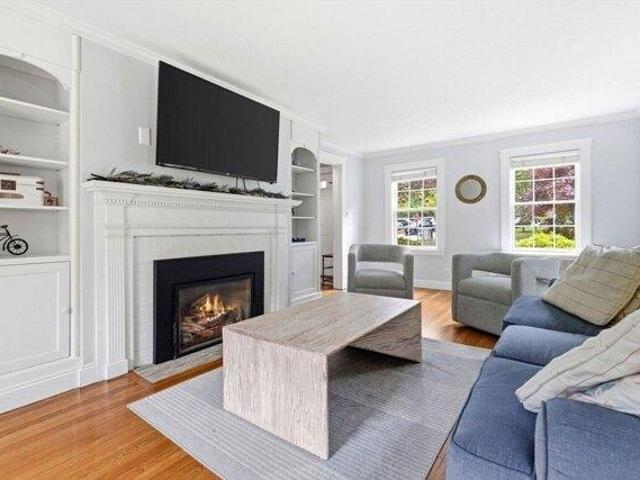 house with 3 bedroom, Hingham MA DS103101349