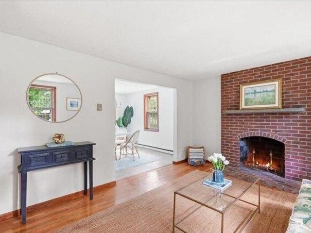 house with 3 bedroom, Hingham MA DS103808615