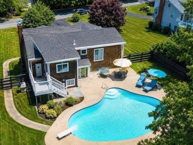 house with 3 bedroom, Hingham MA ES104333026