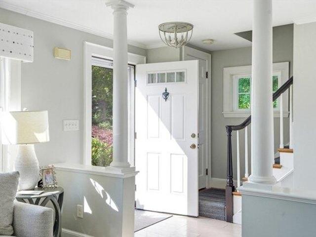 house with 3 bedroom, Hingham MA ES104900949