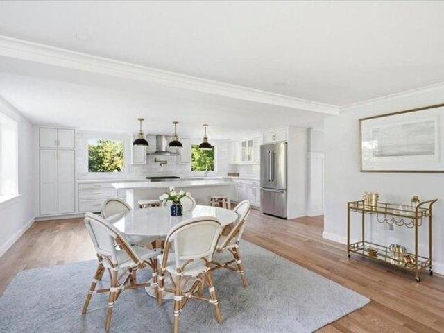 house with 3 bedroom, Hingham MA ES105159903