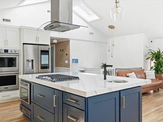 house with 3 bedroom, Hingham MA ES105205013