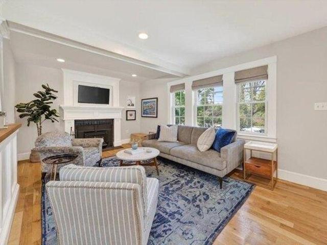house with 3 bedroom, Hingham MA ES102828129