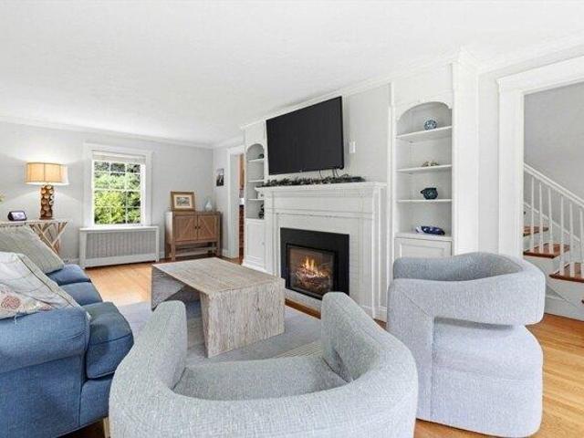 house with 3 bedroom, Hingham MA ES103101349