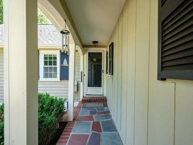 house with 3 bedroom, Hingham MA ES103808200