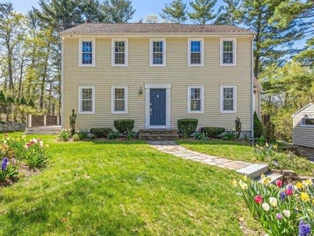house with 3 bedroom, Hingham MA ES103886853