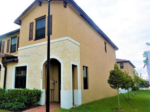 house with 3 bedroom, Hialeah FL DS92368663