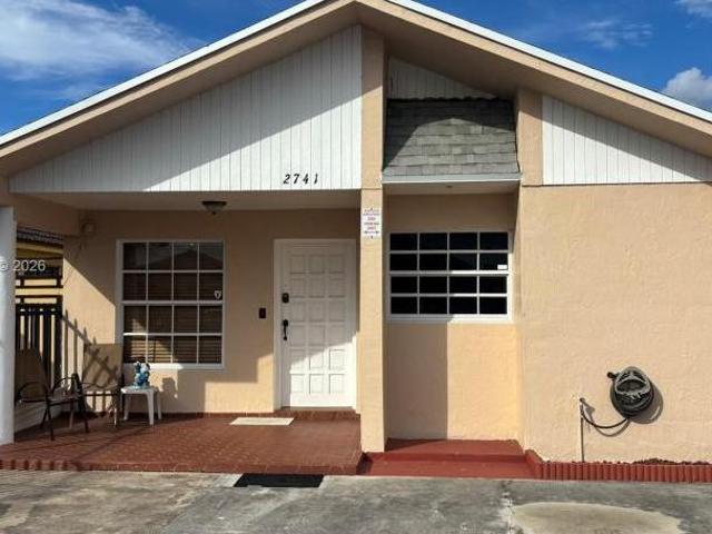 house with 3 bedroom, Hialeah FL FL DS102659897