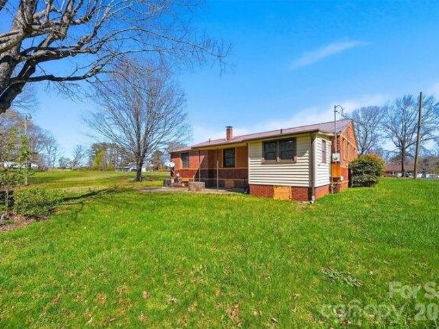 house with 3 bedroom, Hickory NC ES104901633