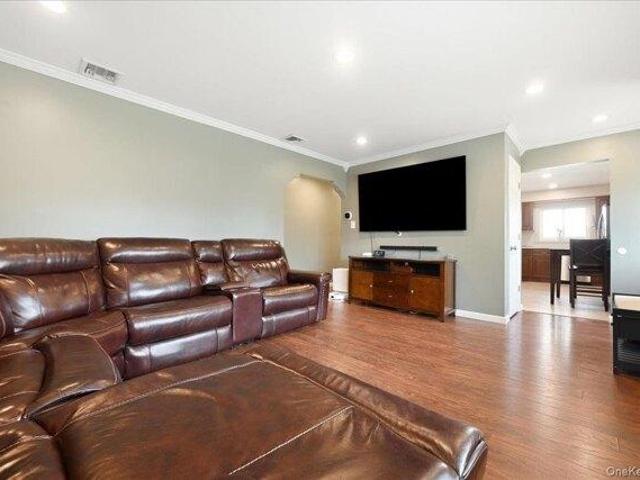house with 3 bedroom, Hicksville NY ES104905342