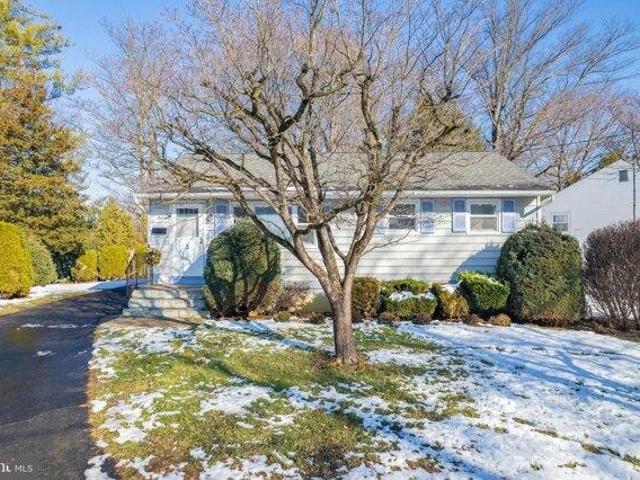 house with 3 bedroom, Hightstown NJ DLS101627986