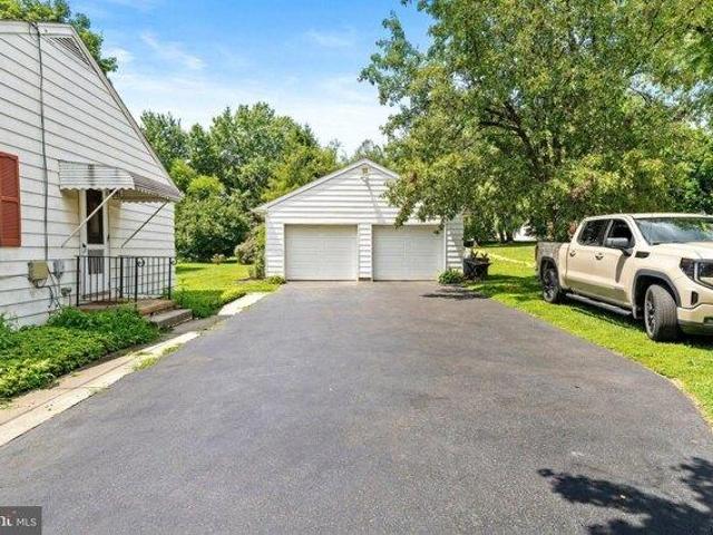 house with 3 bedroom, Hightstown NJ ES104920634