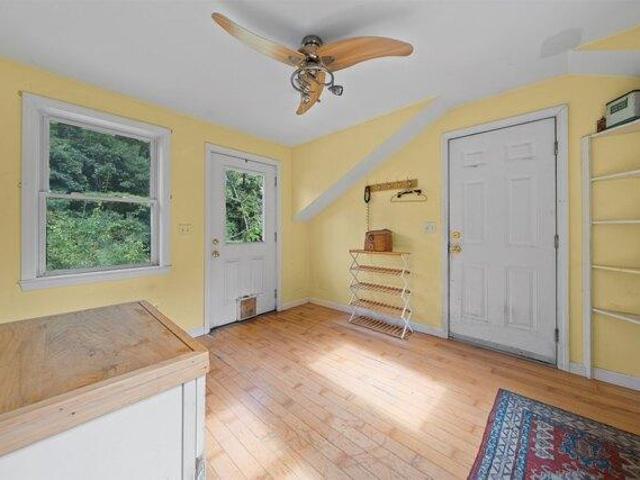 house with 3 bedroom, Hill NH ES105113446