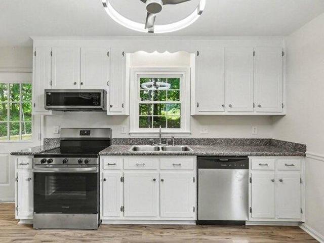 house with 3 bedroom, Hillsborough NC ES104906616