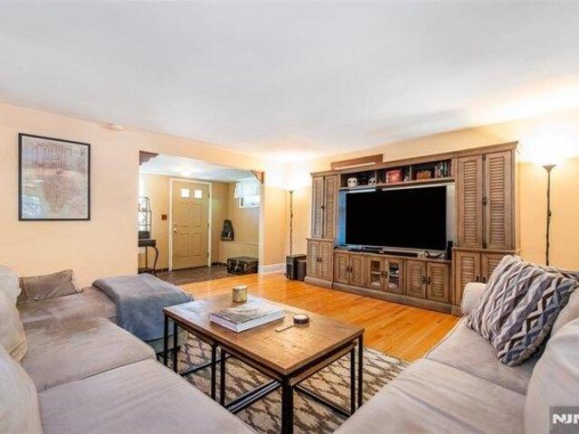 house with 3 bedroom, Hillsdale NJ DS103600580