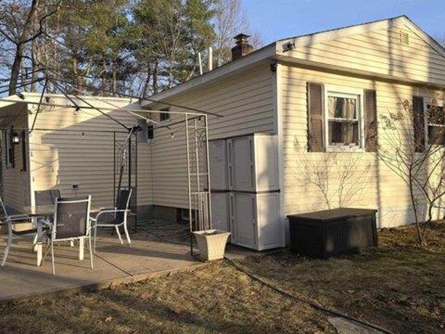 house with 3 bedroom, Hooksett NH DLS102157663