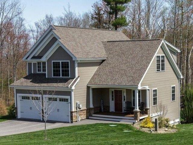 house with 3 bedroom, Hooksett NH DS102029960