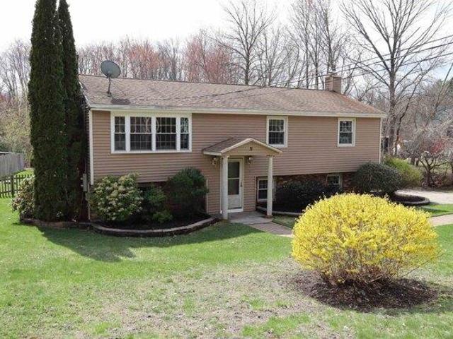 house with 3 bedroom, Hooksett NH DS102593024