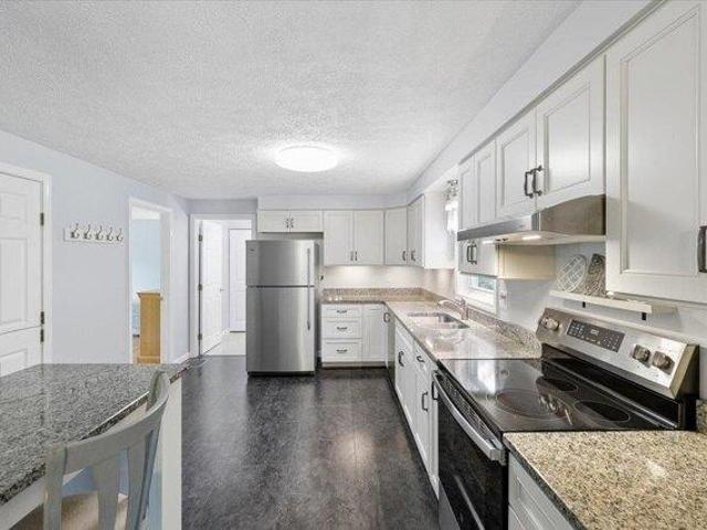 house with 3 bedroom, Hooksett NH DS104077342