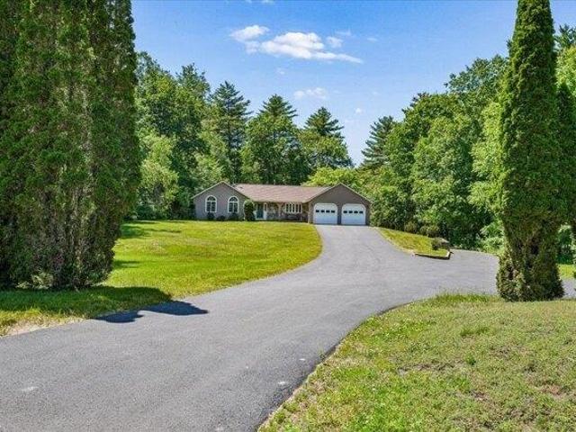 house with 3 bedroom, Hooksett NH DS104077814