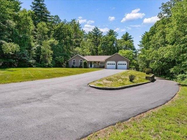 house with 3 bedroom, Hooksett NH ES104077814