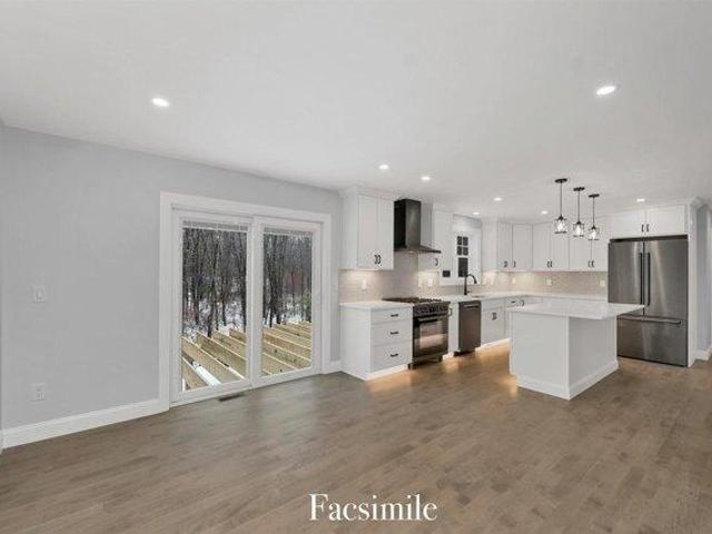 house with 3 bedroom, Hooksett NH ES105094762