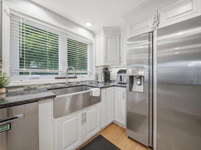 house with 3 bedroom, Hooksett NH ES105173007