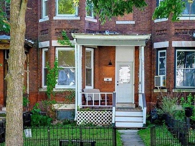 house with 3 bedroom, Holyoke MA DS104114163