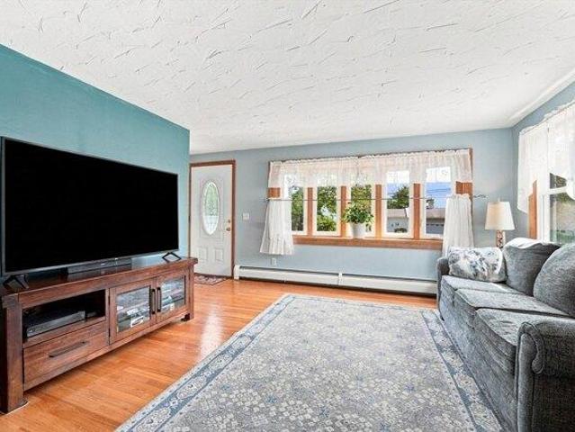 house with 3 bedroom, Holyoke MA DS104351484