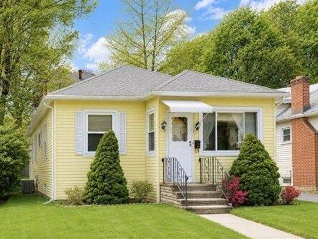 house with 3 bedroom, Holyoke MA DS102212359