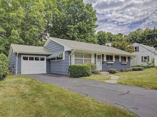 house with 3 bedroom, Holyoke MA DS103224159