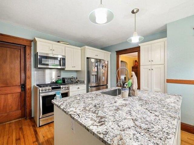 house with 3 bedroom, Holyoke MA ES104264121
