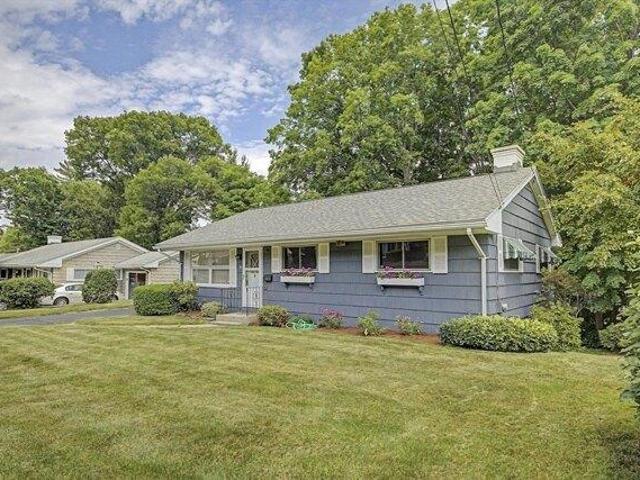 house with 3 bedroom, Holyoke MA ES103224159