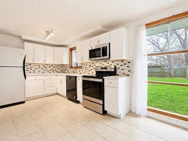 house with 3 bedroom, Holbrook MA DS102729542