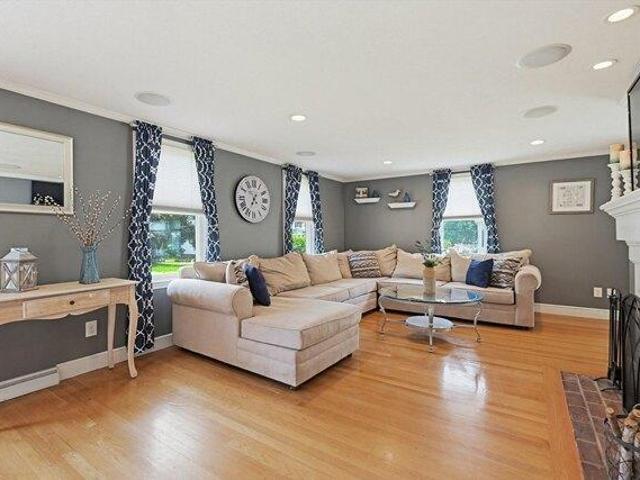 house with 3 bedroom, Holbrook MA DS104007949