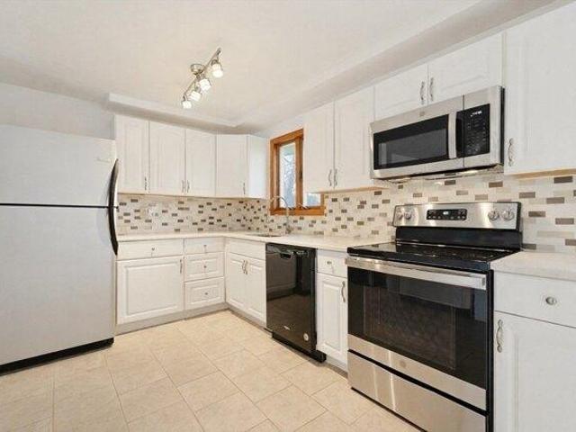 house with 3 bedroom, Holbrook MA ES103885595