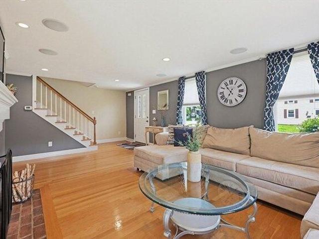 house with 3 bedroom, Holbrook MA ES104007949