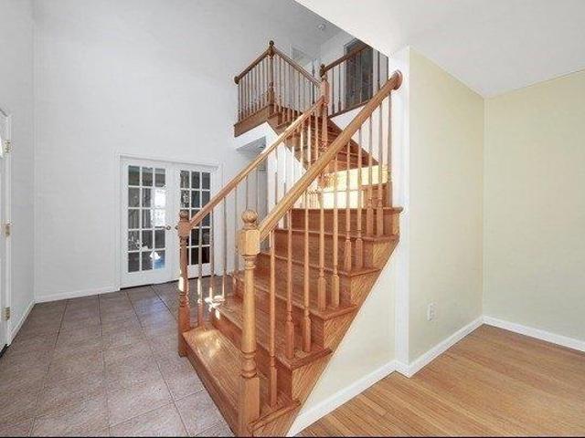house with 3 bedroom, Holbrook MA ES105156879